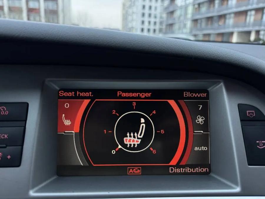 Black Audi A6 2008 in Riga, with an engine capacity of 3.00 L and mileage of 335 thousand km for 3390 €, photo 18 on AUTOMOTO.COM.LV