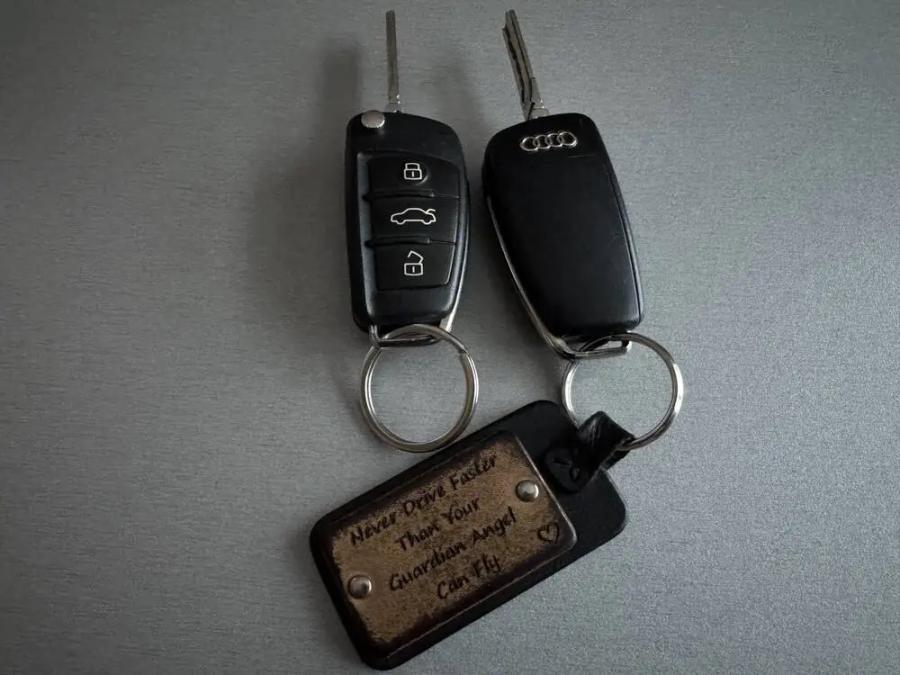 Black Audi A6 2008 in Riga, with an engine capacity of 3.00 L and mileage of 335 thousand km for 3390 €, photo 30 on AUTOMOTO.COM.LV