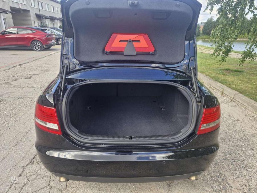 Black Audi A6 2008 in Vilnius, with an engine capacity of 2.70 L and mileage of 269 thousand km for 3750 €, photo 12 on AUTOMOTO.COM.LV