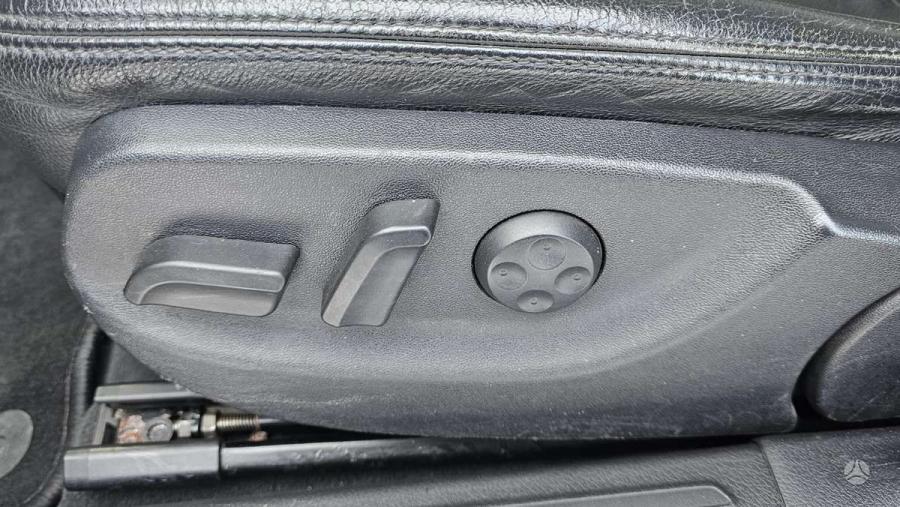 Black Audi A6 2009 in Jonava, with an engine capacity of 2.97 L and mileage of 218 thousand km for 6299 €, photo 31 on AUTOMOTO.COM.LV