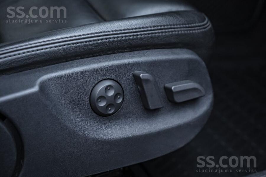 Black Audi A6 2009 in Riga, with an engine capacity of 3.00 L and mileage of 308 thousand km for 7150 €, photo 14 on AUTOMOTO.COM.LV