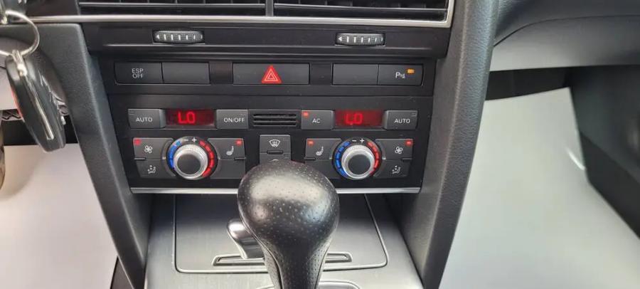 Black Audi A6 2009 in Riga, with an engine capacity of 3.00 L and mileage of 243 thousand km for 6900 €, photo 25 on AUTOMOTO.COM.LV