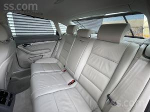Melns Audi A6 2009 Rīga, ar dzinēja tilpumu 2.70 L un nobraukumu 237 tūkst. km par 5650 €, foto 26 vietnē AUTOMOTO.COM.LV