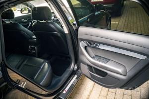 Black Audi A6 2010 in Riga, with an engine capacity of 2.00 L and mileage of 291 thousand km for 2990 €, photo 12 on AUTOMOTO.COM.LV