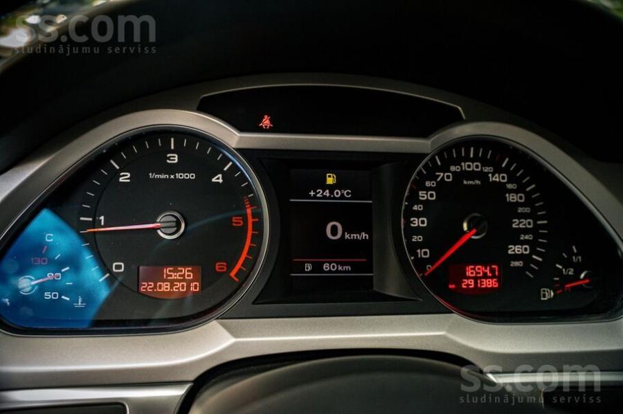 Black Audi A6 2010 in Riga, with an engine capacity of 2.00 L and mileage of 291 thousand km for 2990 €, photo 15 on AUTOMOTO.COM.LV