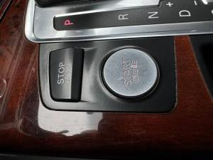 Black Audi A6 2010 in Riga, with an engine capacity of 3.00 L and mileage of 358 thousand km for 5490 €, photo 28 on AUTOMOTO.COM.LV
