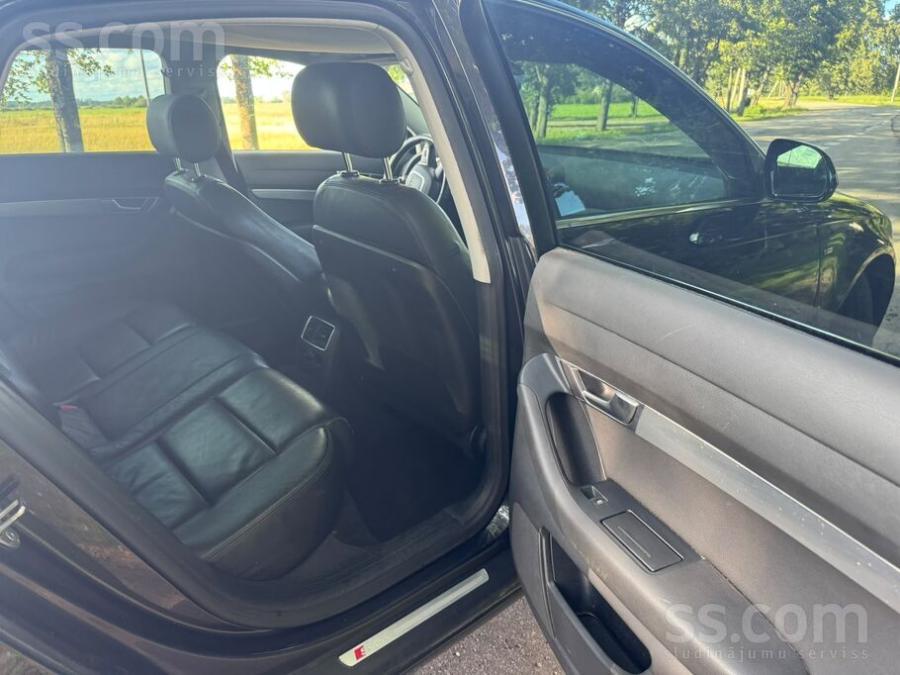 Black Audi A6 2010 in Riga, with an engine capacity of 2.00 L and mileage of 250 thousand km for 6400 €, photo 11 on AUTOMOTO.COM.LV