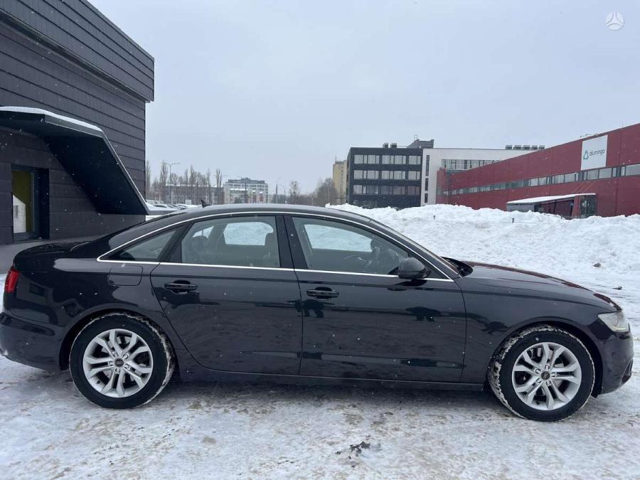 Black Audi A6 2011 in Kaunas, with an engine capacity of 2.97 L and mileage of 276 thousand km for 9999 €, photo 6 on AUTOMOTO.COM.LV