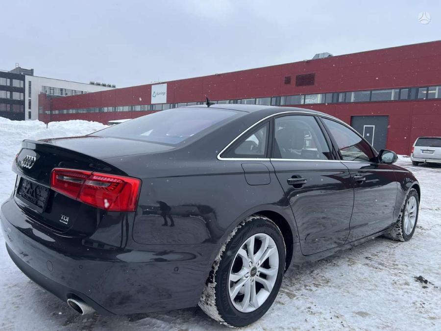 Black Audi A6 2011 in Kaunas, with an engine capacity of 2.97 L and mileage of 276 thousand km for 9999 €, photo 10 on AUTOMOTO.COM.LV