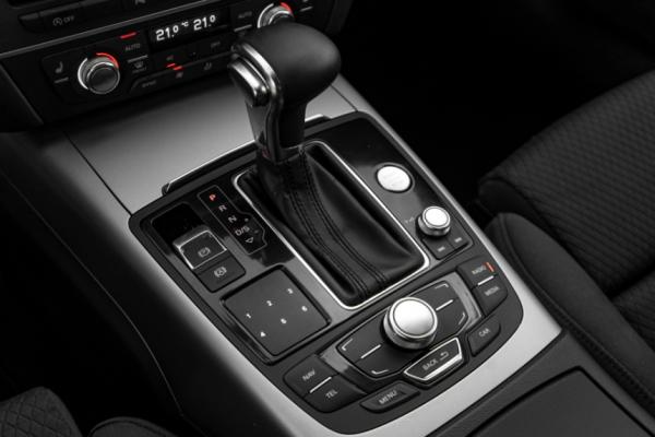 Melns Audi A6 2011 Rīga, ar dzinēja tilpumu 3.00 L un nobraukumu 367 tūkst. km par 8900 €, foto 6 vietnē AUTOMOTO.COM.LV