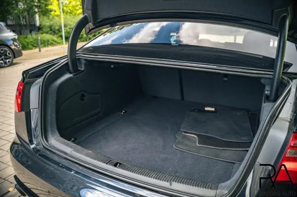 Audi A6 2011 Rīga vietnē Melns Audi A6 2011 Rīga, ar dzinēja tilpumu 3.00 L un nobraukumu 318 tūkst. km par 7990 €, foto 11 vietnē AUTOMOTO.COM.LV