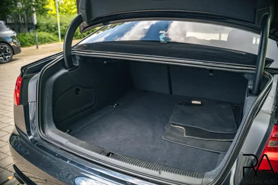 Black Audi A6 2011 in Riga, with an engine capacity of 3.00 L and mileage of 318 thousand km for 7990 €, photo 11 on AUTOMOTO.COM.LV