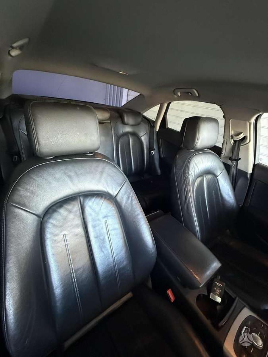 Black Audi A6 2011 in Vilnius, with an engine capacity of 2.97 L and mileage of 293 thousand km for 7899 €, photo 5 on AUTOMOTO.COM.LV