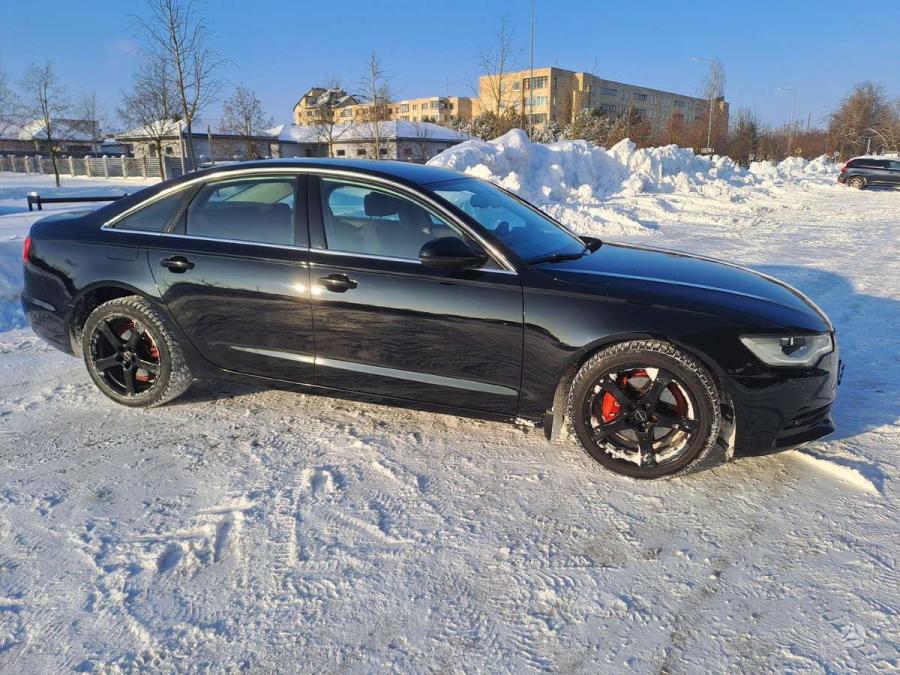 Black Audi A6 2012 in Siauliai, with an engine capacity of 2.00 L and mileage of 282 thousand km for 10300 €, photo 5 on AUTOMOTO.COM.LV