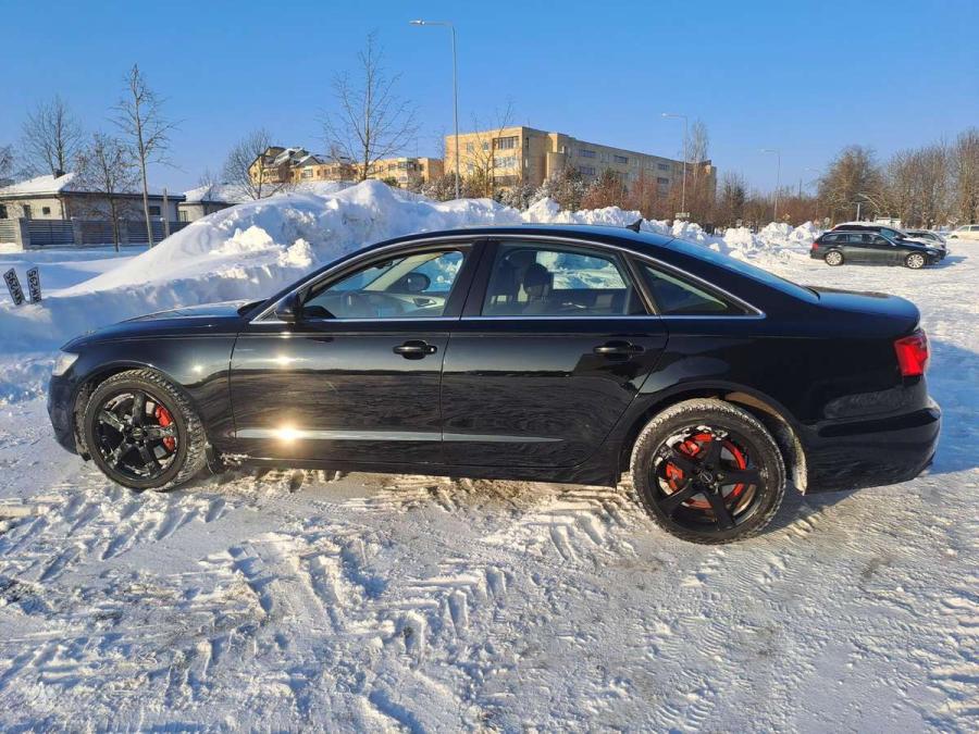 Black Audi A6 2012 in Siauliai, with an engine capacity of 2.00 L and mileage of 282 thousand km for 10300 €, photo 6 on AUTOMOTO.COM.LV