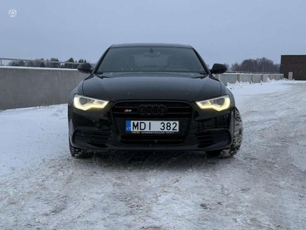 Black Audi A6 2012 in Vilnius, with an engine capacity of 3.00 L and mileage of 366 thousand km for 8900 €, photo 8 on AUTOMOTO.COM.LV