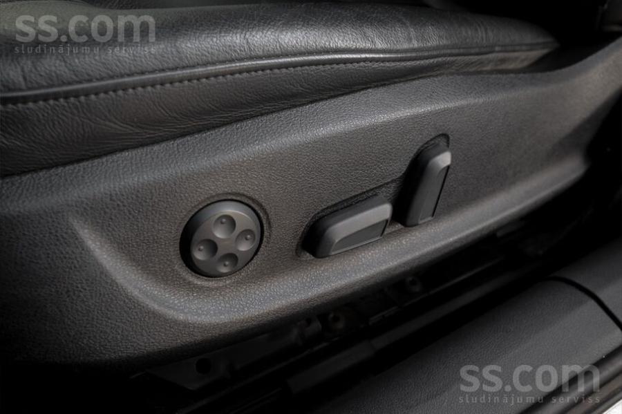 Black Audi A6 2012 in Talsi, with an engine capacity of 3.00 L and mileage of 300 thousand km for 9950 €, photo 15 on AUTOMOTO.COM.LV