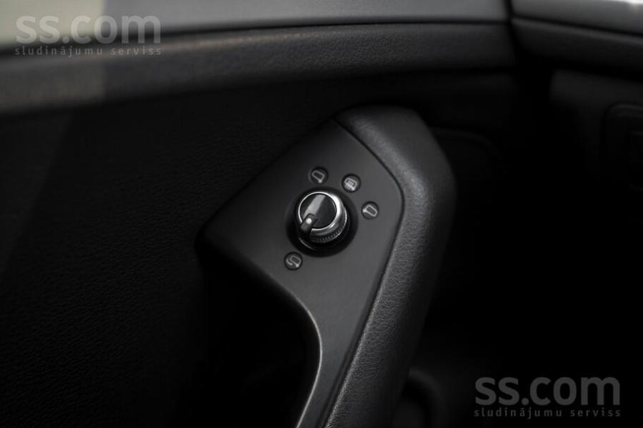 Black Audi A6 2012 in Talsi, with an engine capacity of 3.00 L and mileage of 300 thousand km for 9950 €, photo 16 on AUTOMOTO.COM.LV