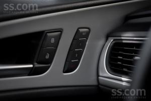 Black Audi A6 2012 in Talsi, with an engine capacity of 3.00 L and mileage of 300 thousand km for 9950 €, photo 17 on AUTOMOTO.COM.LV