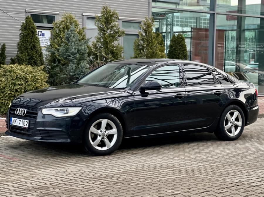 Black Audi A6 2012 in Riga, with an engine capacity of 3.00 L and mileage of 212 thousand km for 13200 €, photo 4 on AUTOMOTO.COM.LV