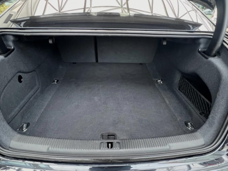 Black Audi A6 2012 in Riga, with an engine capacity of 3.00 L and mileage of 212 thousand km for 13200 €, photo 7 on AUTOMOTO.COM.LV
