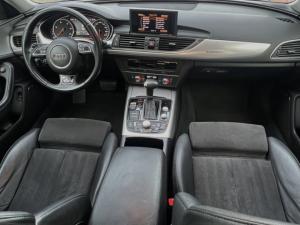 Black Audi A6 2012 in Riga, with an engine capacity of 3.00 L and mileage of 212 thousand km for 13200 €, photo 20 on AUTOMOTO.COM.LV
