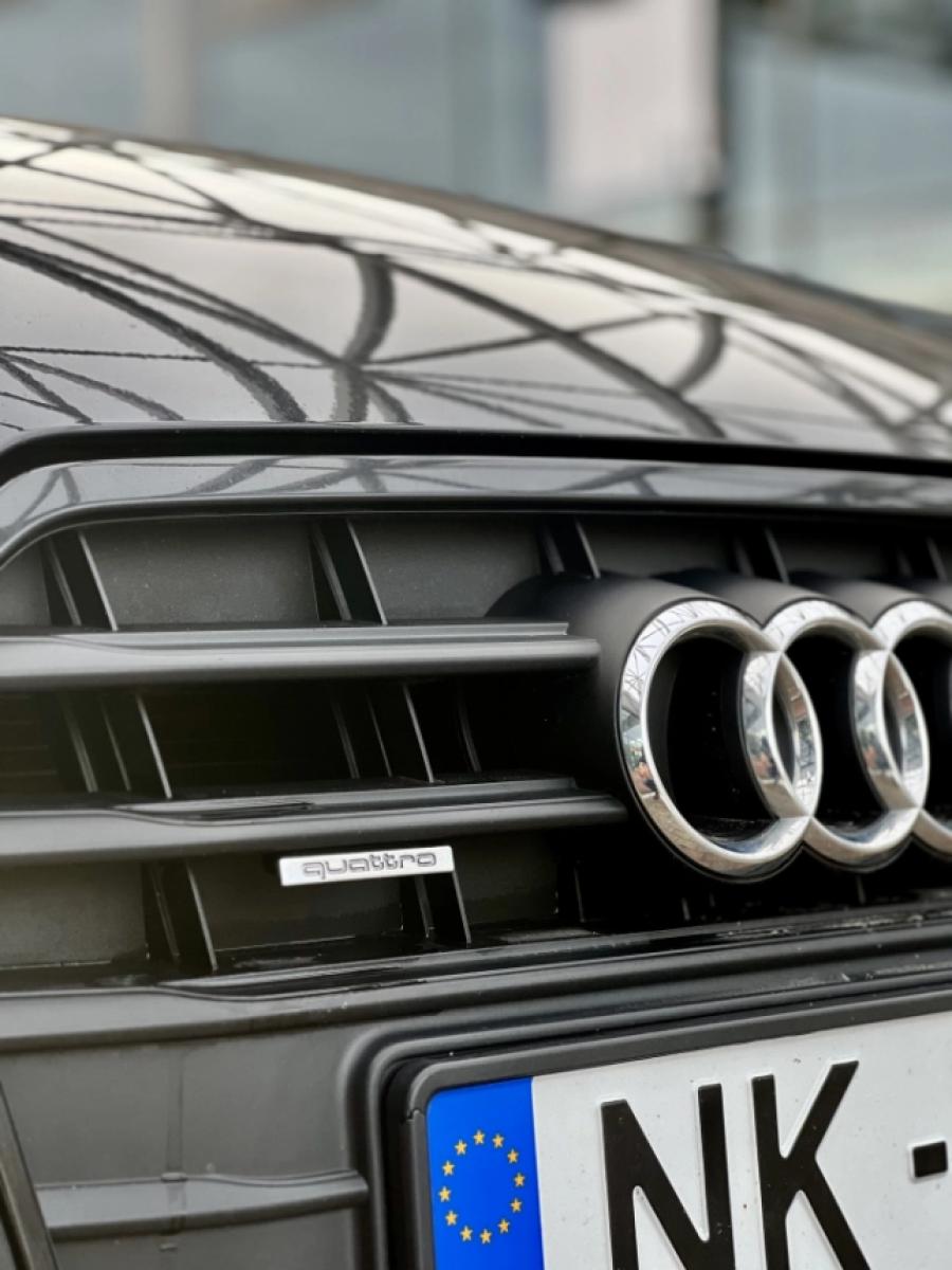 Black Audi A6 2012 in Riga, with an engine capacity of 3.00 L and mileage of 212 thousand km for 13200 €, photo 21 on AUTOMOTO.COM.LV