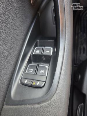 Black Audi A6 2012 in Kaunas, with an engine capacity of 2.00 L and mileage of 219 thousand km for 10499 €, photo 16 on AUTOMOTO.COM.LV