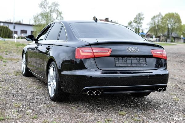 Black Audi A6 2013 in Kretinga, with an engine capacity of 3.00 L and mileage of 256 thousand km for 12850 €, photo 6 on AUTOMOTO.COM.LV