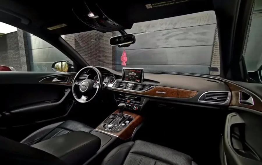Black Audi A6 2013 in Riga, with an engine capacity of 3.00 L and mileage of 219 thousand km for 16100 €, photo 14 on AUTOMOTO.COM.LV