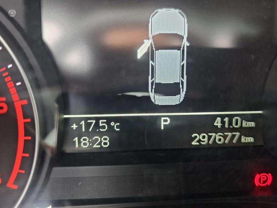 Black Audi A6 2013 in Kretinga, with an engine capacity of 2.97 L and mileage of 298 thousand km for 10899 €, photo 23 on AUTOMOTO.COM.LV