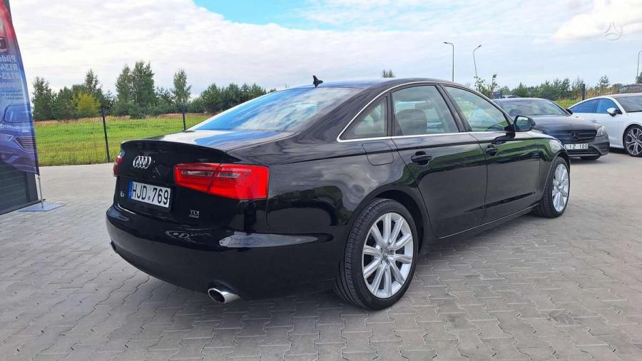 Black Audi A6 2013 in Vilnius, with an engine capacity of 2.97 L and mileage of 326 thousand km for 9400 €, photo 4 on AUTOMOTO.COM.LV