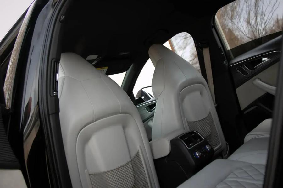 Black Audi A6 2015 in Tukums, with an engine capacity of 3.00 L and mileage of 235 thousand km for 18700 €, photo 7 on AUTOMOTO.COM.LV