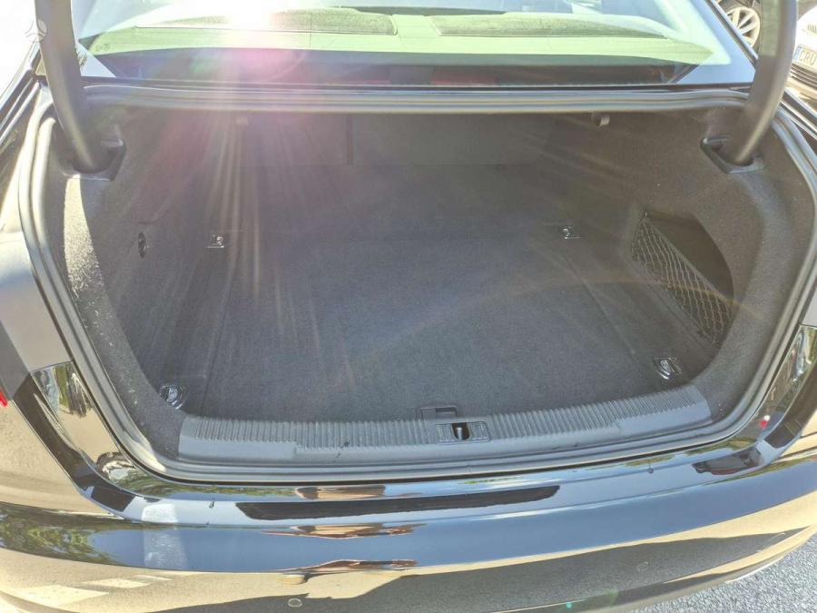 Black Audi A6 2016 in Kaunas, with an engine capacity of 1.97 L and mileage of 275 thousand km for 13950 €, photo 11 on AUTOMOTO.COM.LV