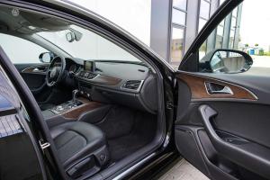 Black Audi A6 2016 in Kaunas, with an engine capacity of 1.97 L and mileage of 275 thousand km for 14450 €, photo 40 on AUTOMOTO.COM.LV