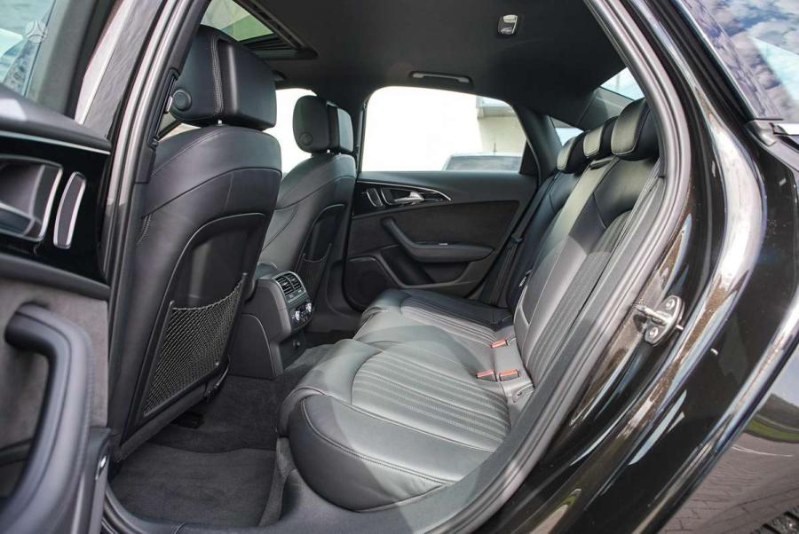 Black Audi A6 2017 in Marijampole, with an engine capacity of 2.97 L and mileage of 338 thousand km for 14450 €, photo 38 on AUTOMOTO.COM.LV