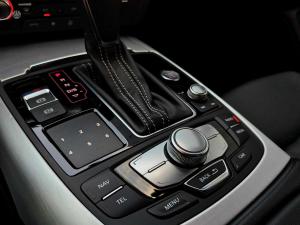 Black Audi A6 2018 in Klaipeda, with an engine capacity of 1.97 L and mileage of 180 thousand km for 18500 €, photo 35 on AUTOMOTO.COM.LV