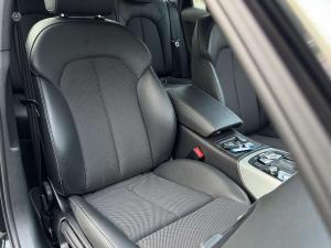 Black Audi A6 2018 in Vilnius, with an engine capacity of 2.00 L and mileage of 300 thousand km for 13999 €, photo 21 on AUTOMOTO.COM.LV