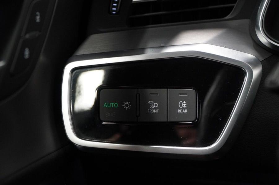Melns Audi A6 2020 Tallina, ar dzinēja tilpumu 2.00 L un nobraukumu 121 tūkst. km par 30900 €, foto 25 vietnē AUTOMOTO.COM.LV