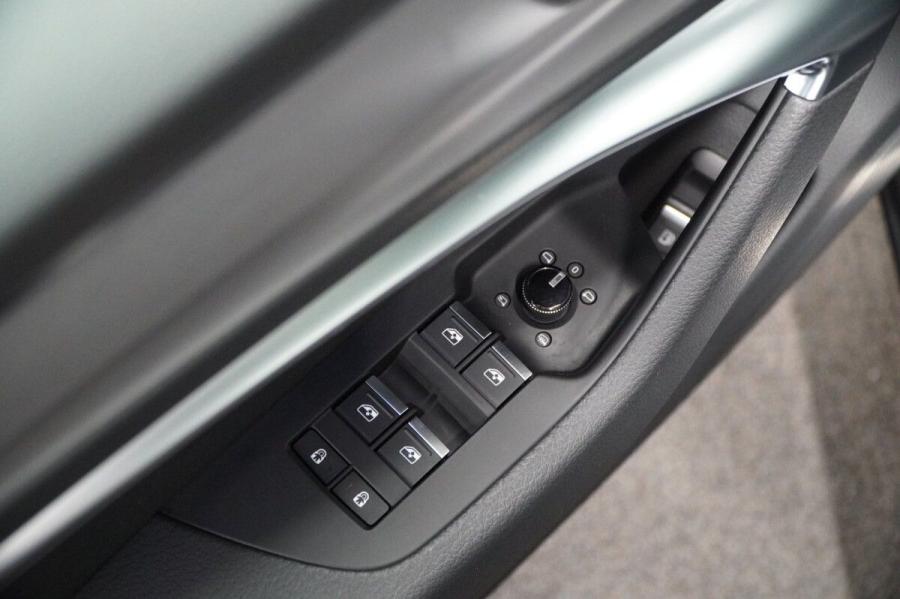 Melns Audi A6 2020 Tallina, ar dzinēja tilpumu 2.00 L un nobraukumu 121 tūkst. km par 30900 €, foto 26 vietnē AUTOMOTO.COM.LV
