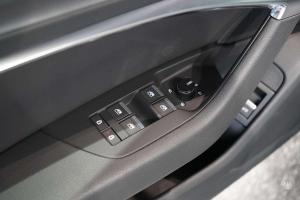 Melns Audi A6 2021 Viļņa, ar dzinēja tilpumu 1.97 L un nobraukumu 99 tūkst. km par 25900 €, foto 23 vietnē AUTOMOTO.COM.LV
