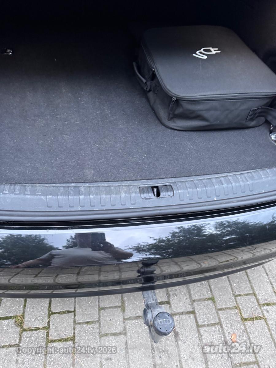 Black Audi A6 2021 in Tallinn, with an engine capacity of 2.00 L and mileage of 119 thousand km for 30500 €, photo 12 on AUTOMOTO.COM.LV