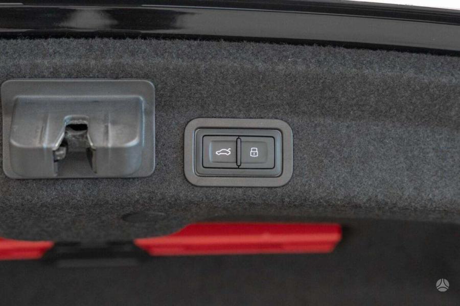 Black Audi A6 2021 in Vilnius, with an engine capacity of 2.00 L and mileage of 74 thousand km for 28500 €, photo 20 on AUTOMOTO.COM.LV