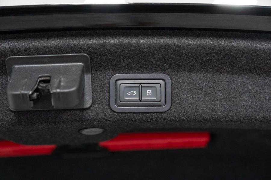 Melns Audi A6 2022 Viļņa, ar dzinēja tilpumu 2.00 L un nobraukumu 76 tūkst. km par 31950 €, foto 23 vietnē AUTOMOTO.COM.LV