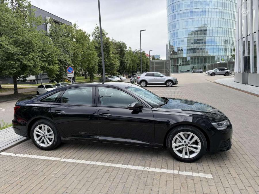 Black Audi A6 2023 in Vilnius, with an engine capacity of 1.98 L and mileage of 46 thousand km for 33500 €, photo 4 on AUTOMOTO.COM.LV