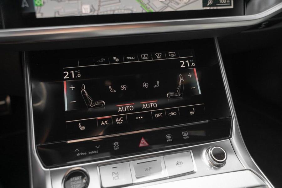 Black Audi A6 2025 in Vilnius, with an engine capacity of 2.00 L and mileage of 42 thousand km for 46200 €, photo 12 on AUTOMOTO.COM.LV