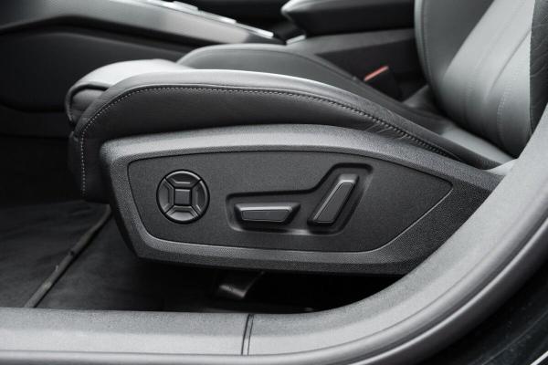 Melns Audi A6 2026 Mārupe, ar dzinēja tilpumu 2.00 L un nobraukumu 24 tūkst. km par 45650 €, foto 9 vietnē AUTOMOTO.COM.LV