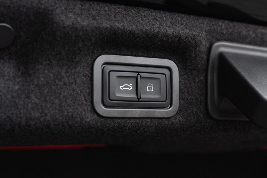 Melns Audi A6 2026 Mārupe, ar dzinēja tilpumu 2.00 L un nobraukumu 24 tūkst. km par 45650 €, foto 39 vietnē AUTOMOTO.COM.LV