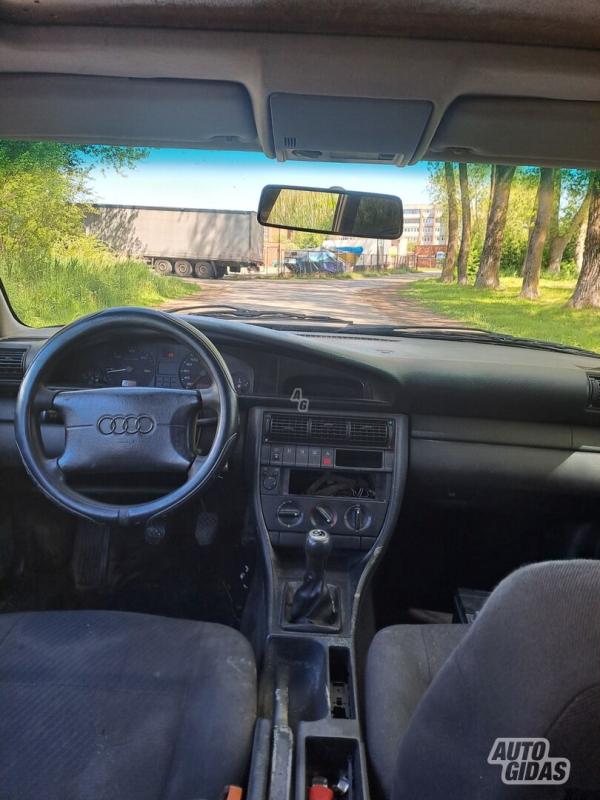 Black Audi A6 1994 in Klaipeda, with an engine capacity of 2.50 L and mileage of 330 thousand km for 450 €, photo 5 on AUTOMOTO.COM.LV