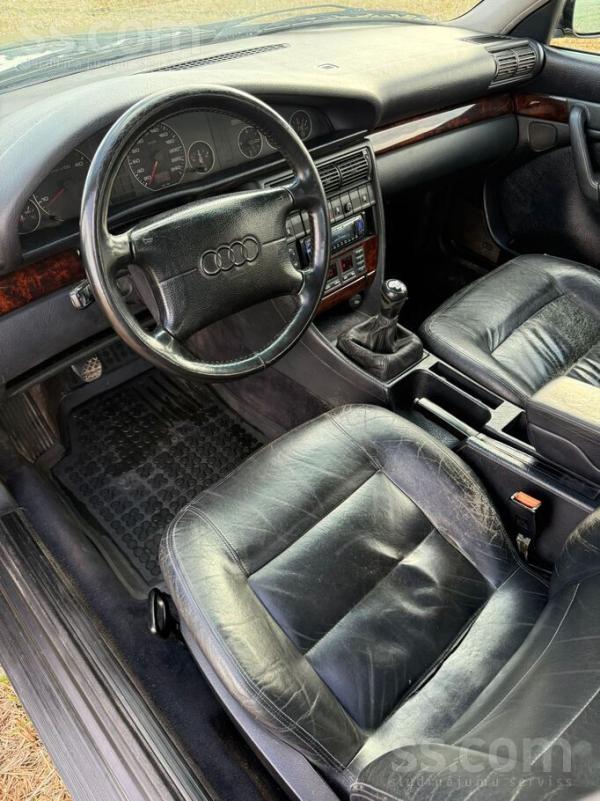 Black Audi A6 1994 in Bauska, with an engine capacity of 2.50 L and mileage of 389 thousand km for 1699 €, photo 10 on AUTOMOTO.COM.LV
